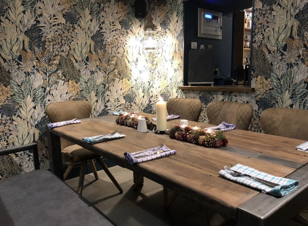 The Farmers baycliff christmas table - The Farmers Baycliff